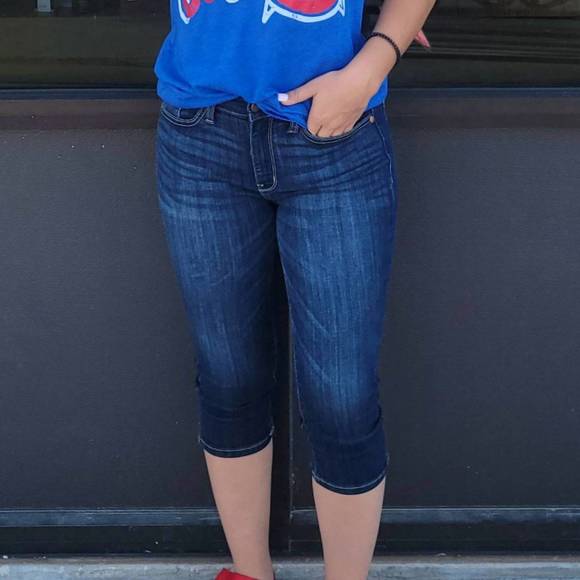 Judy Blue | Pants & Jumpsuits | New Judy Blue Kacy Midrise Capri In ...